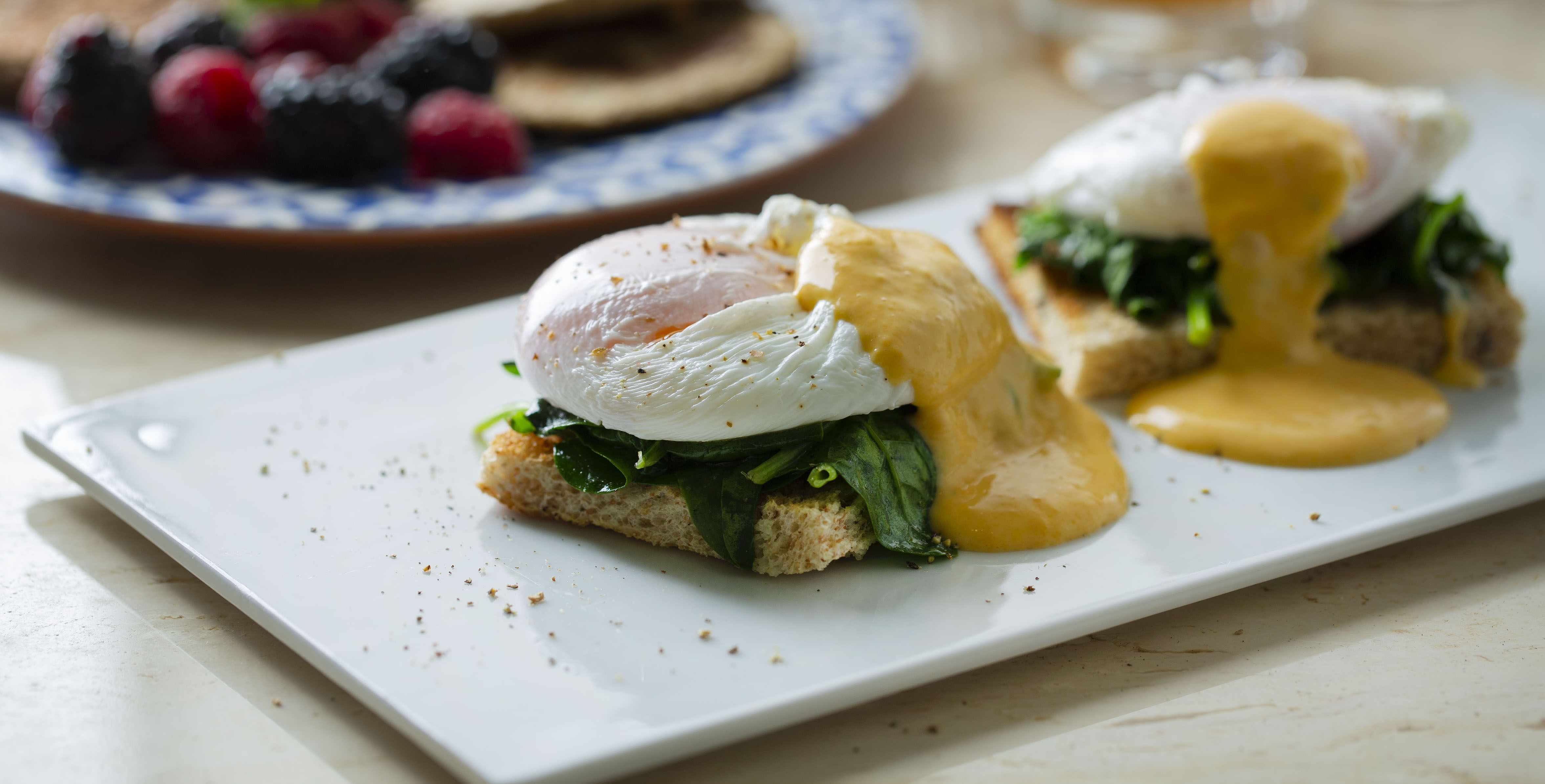 Ovos Benedict com molho Holandês | Gallo