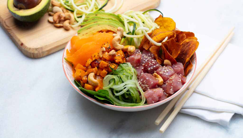 Poke bowl with sweet potato chips | Gallo