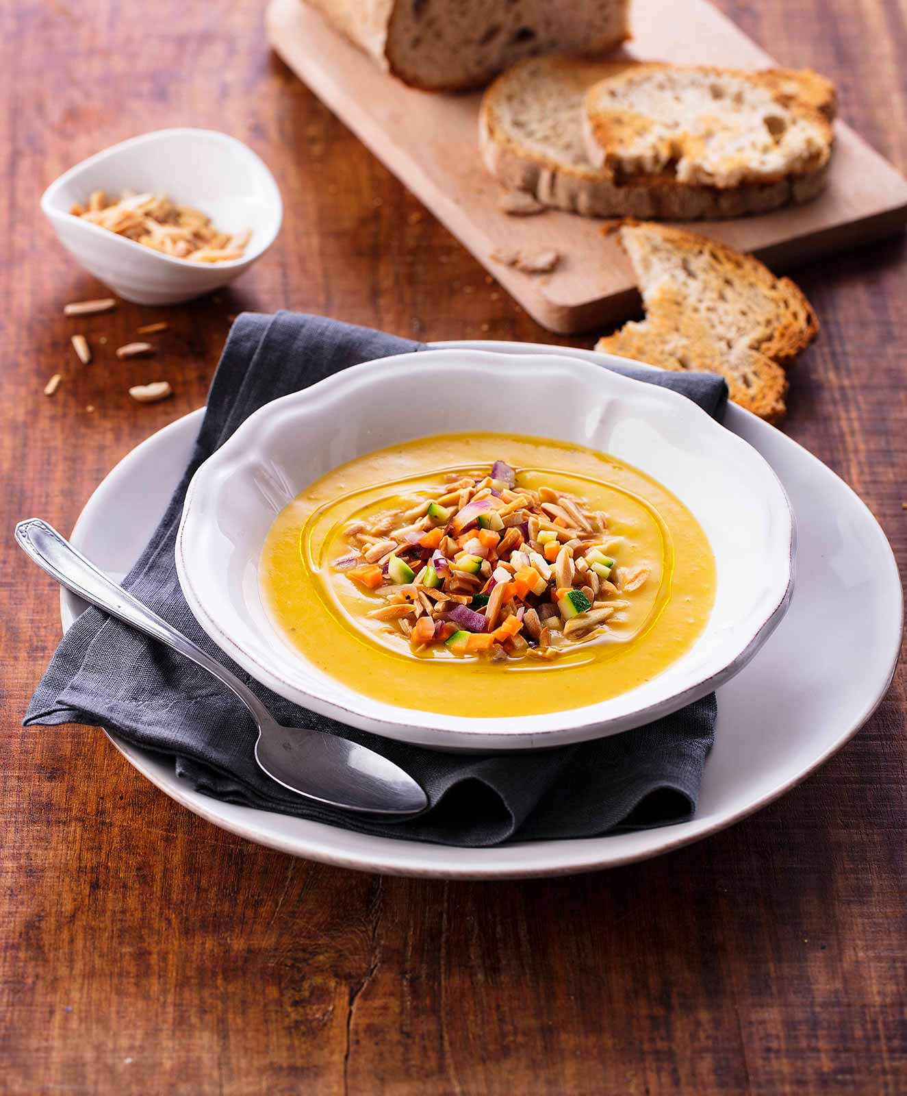Sopa de vegetais com amêndoa | Gallo